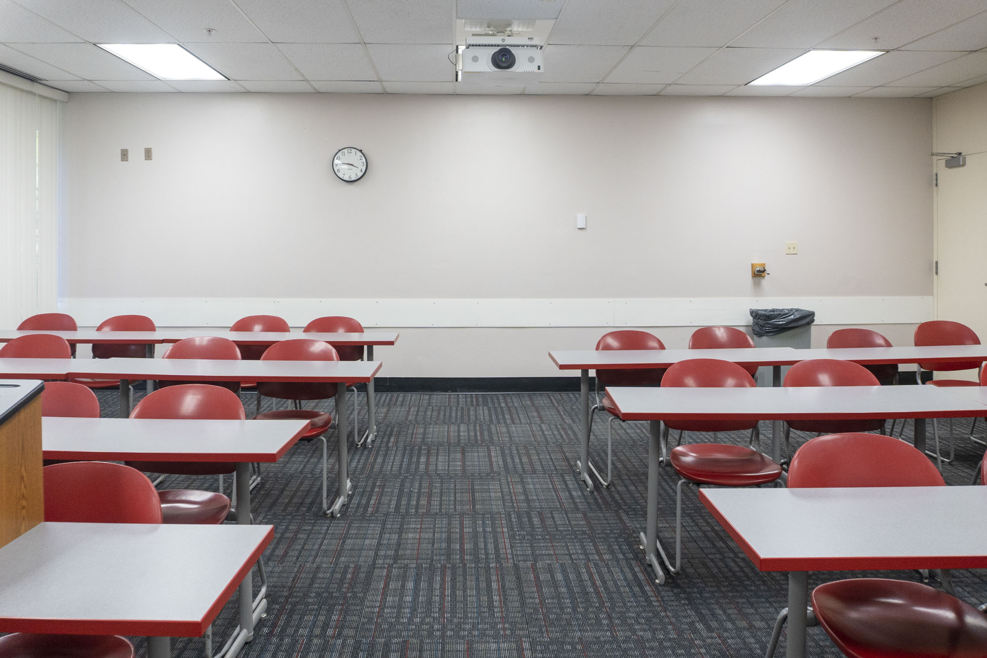 MPE 103 | Classrooms | UNLV Information Technology